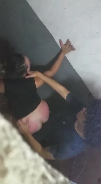 Flagra Na Balada Lotada Onde A Safada Mete No Banheiro Com Desconhecido