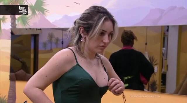 Vazou Peitinho No Bbb23 Participante Mostrou Os Mamilos Ao Vivo No Big