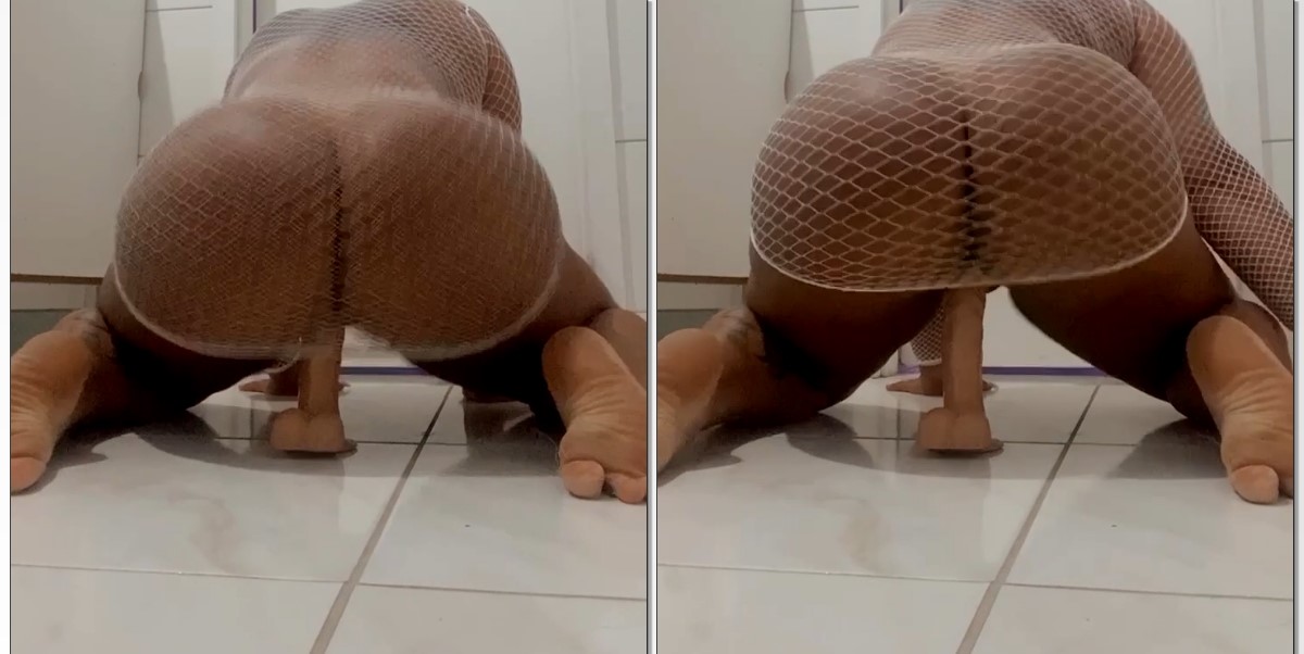Babalu Pelada Masturbando A Buceta Com Pau De Borracha Cnn Amador