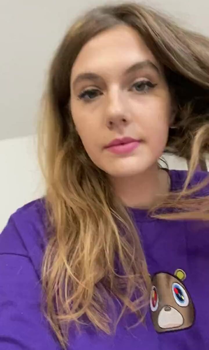 Woman Cumming Single Bitch Showing Her Breasts And Playing Siririca Cnn Amador