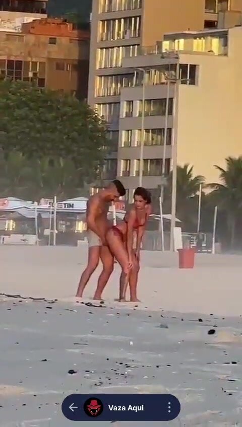 Casal Amador Fazendo Sexo Na Praia De Dia No Rio De Janeiro Cnn Amador