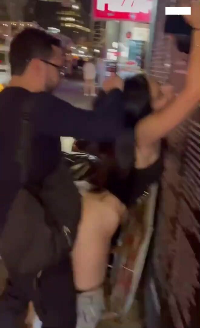 Amateur Couple Caught Having Sex In The Middle Of The Street In The City Center Cnn Amador